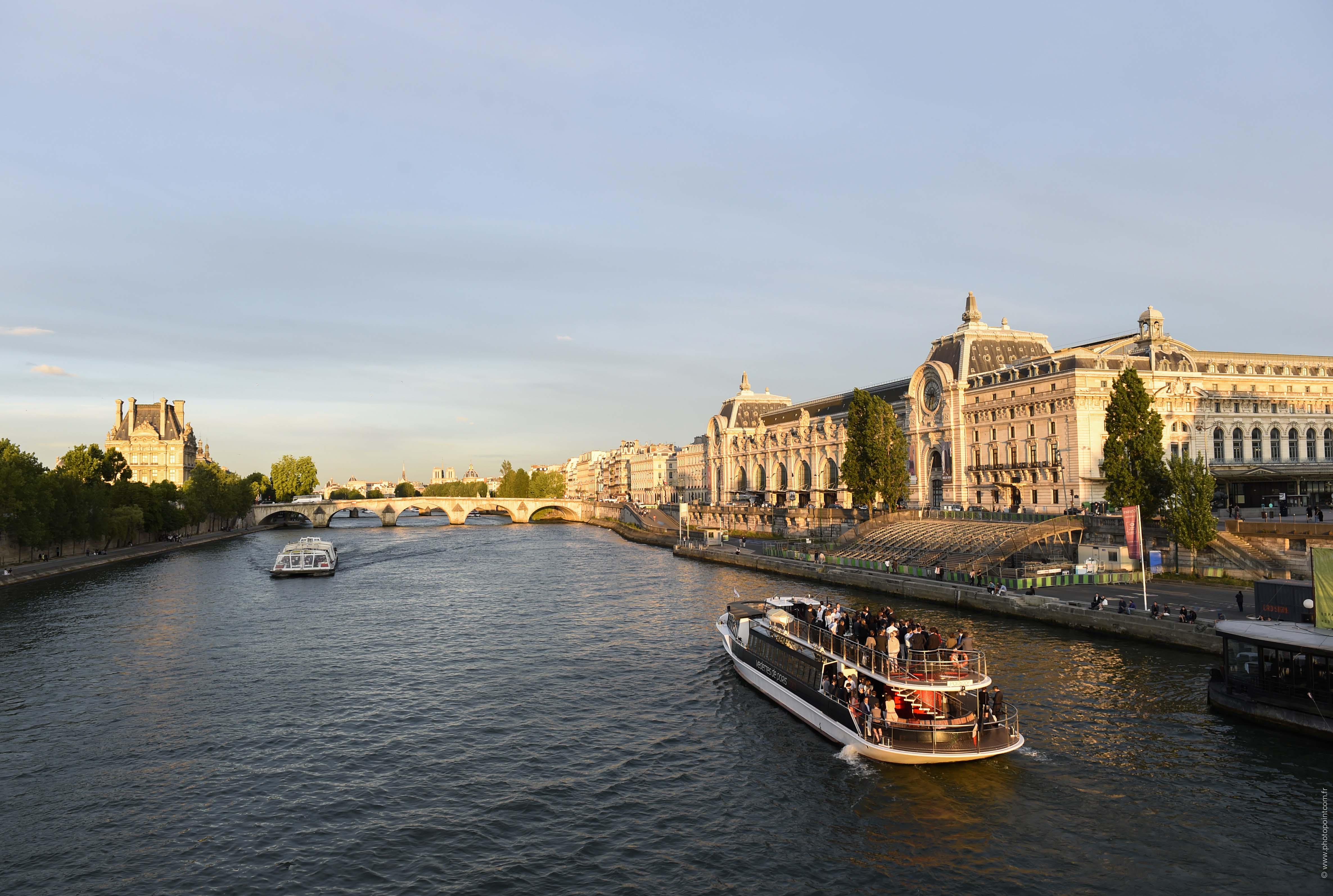 Bus tour Paris and River cruise | Tootbus Paris